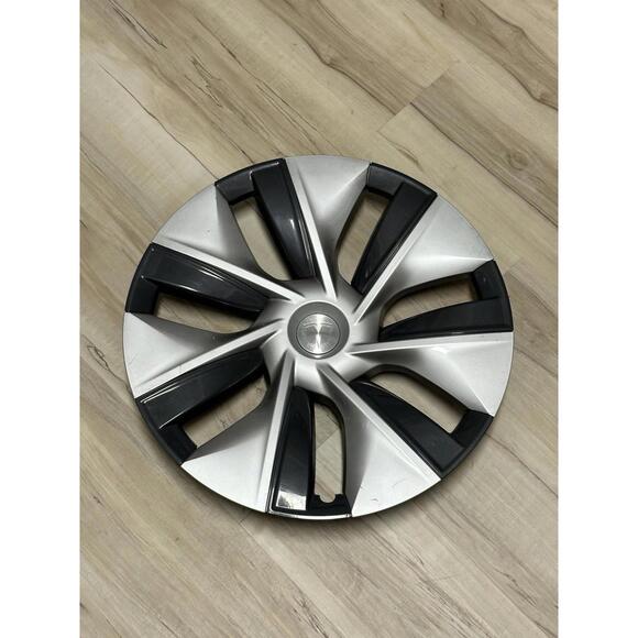 Tesla | Other | 220 202 2022 Tesla Model Y 19 Oem Wheel Cover Hub Cap ...